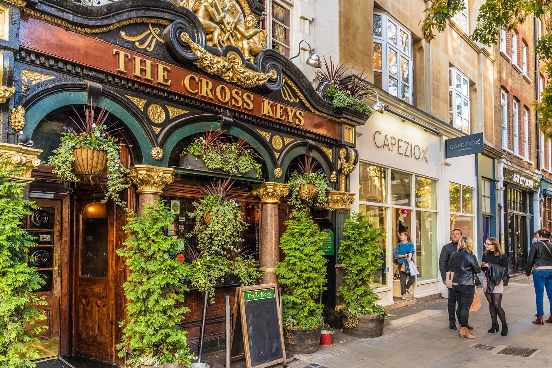 London's Historic Pubs: A Journey Back in Time - TripFlops